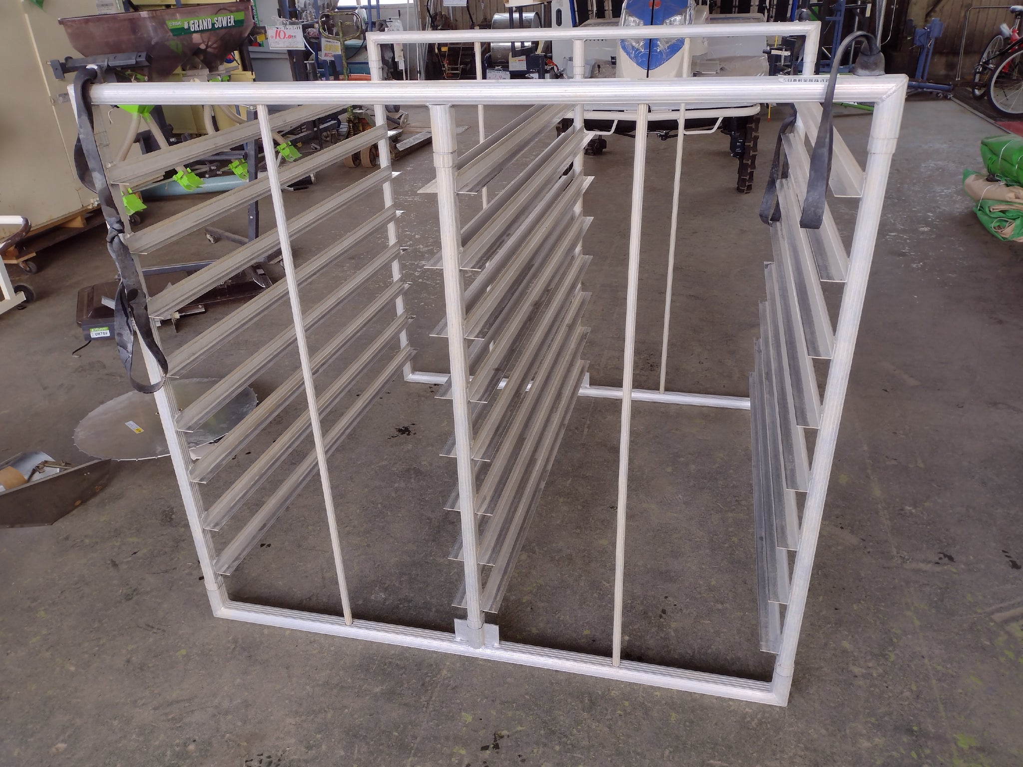 日軽金 中古 アルミ苗コンテナ NNR-64 – 農キング